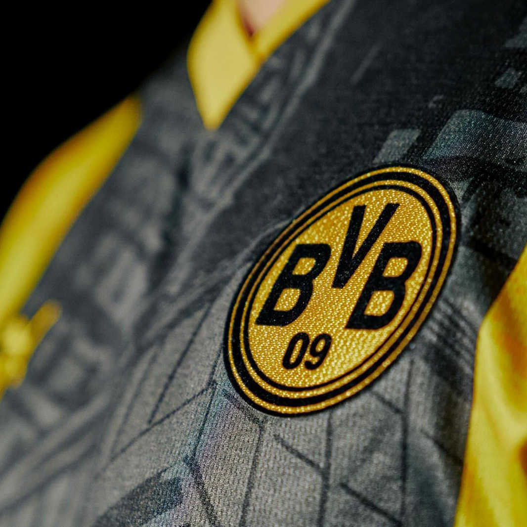 Retro Football Shirts | 100% Authentic Retro Kits | MysteryFootball